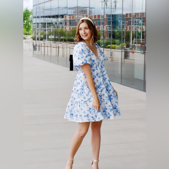 entro | Dresses | Entro Bubble Sleeve Tiered Blue Floral Dress | Poshmark